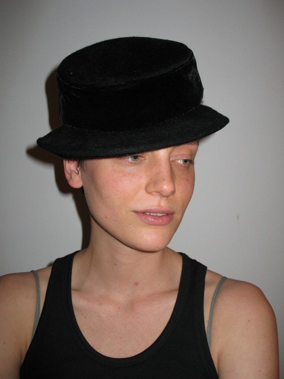 Adeline Ballet's Instagram, Twitter & Facebook on IDCrawl