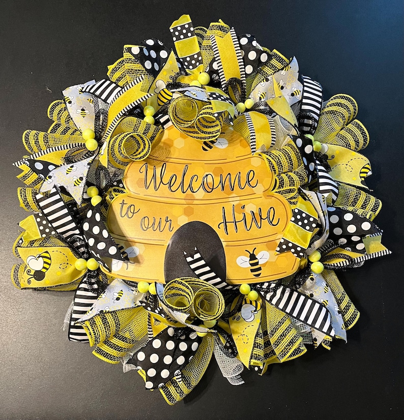 Welcome to Our Hive Wreath - Etsy