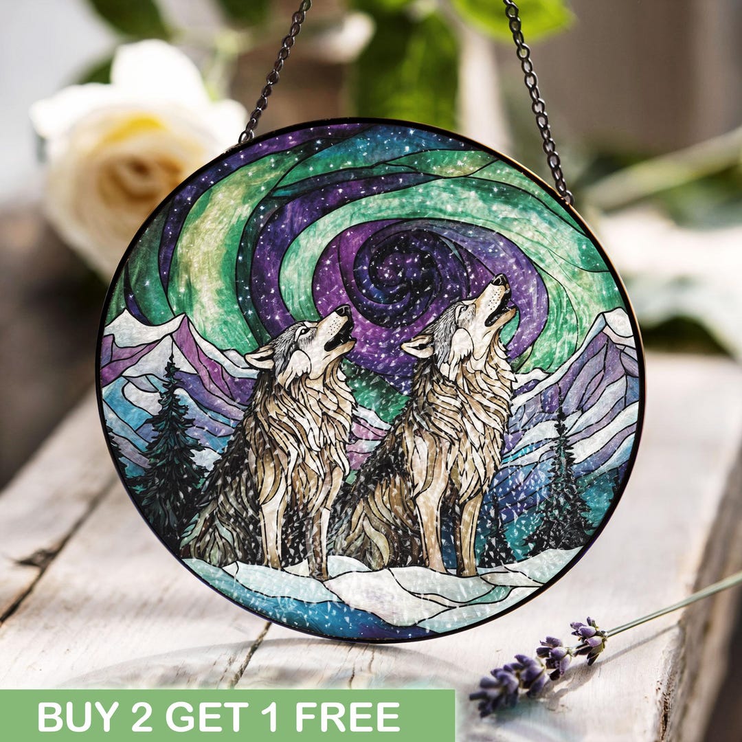 Howling Wolves Hobby Stained Glass, Aurora Sky Location Art, Winter ...