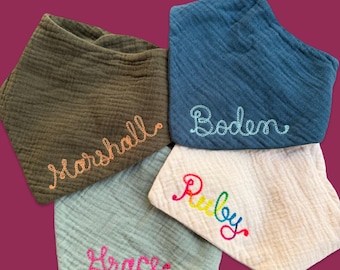 Toy Chica Bib - Etsy