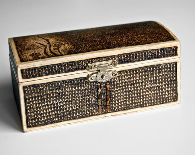 Beautiful Burned Jewlery Box With Amber - Etsy