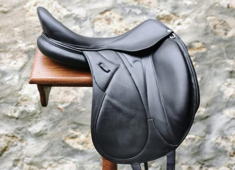 Custom English Horse Saddle - Lightweight Synthetic Tree, Adjustable ...