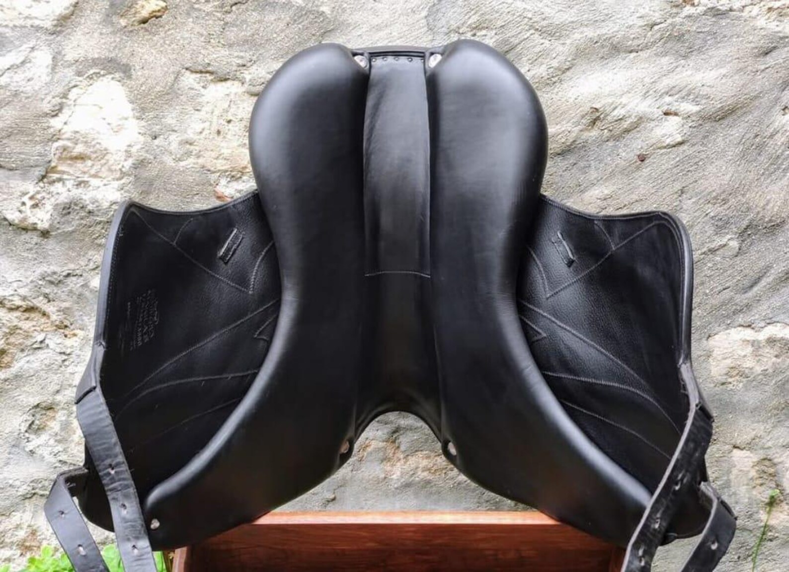 Custom English Horse Saddle - Lightweight Synthetic Tree, Adjustable ...