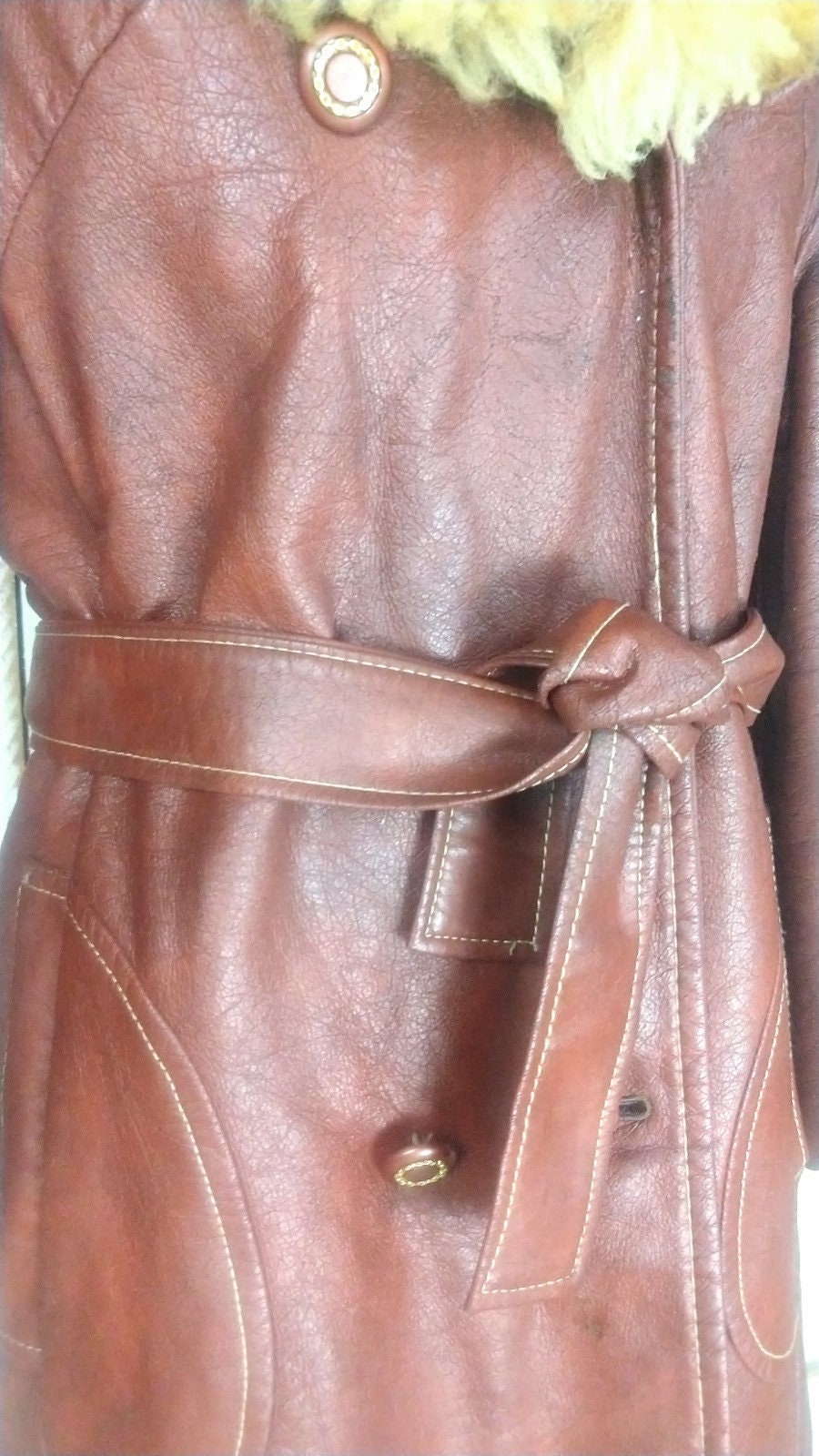70s Vintage Brown Faux Leather Belted Sheepskin Fur Collar 70s Vintage Brown Faux Leather Belted Sheepskin Fur Collar