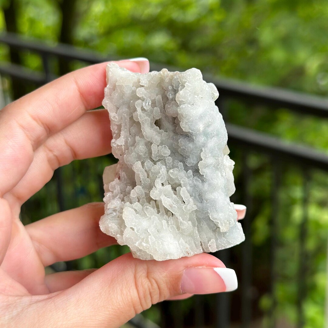 Chalcedony and White Quartz Stalactite | Apophyllite on Druzy Crystal ...