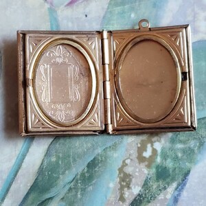 Vintage Coro Gold Filled Rectangular/oval Locket Pendant With Fleur De ...