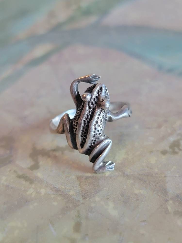Vintage Sterling Silver Frog Ring 1990s Size 5.75 Amphibian Frog Textured