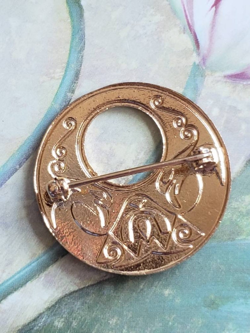 Vintage Celtic Gold Tone Metal Brooch Pin Irish Enamel Red - Etsy