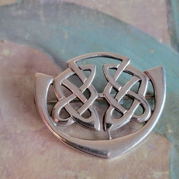 Celtic Knot Brooch - Etsy