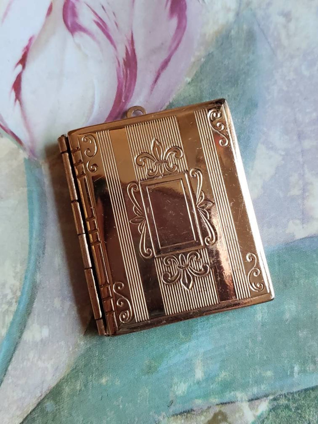 Vintage Coro Gold Filled Rectangular/oval Locket Pendant With Fleur De ...