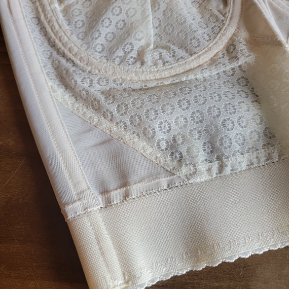 Vintage Bali Snowflake White Long Line Bra Bullet Bow… - Gem