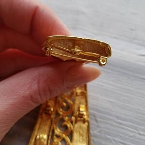 Vintage Signed JJ Gold Tone Articulated Tie Brooch Pin Statement Piece ...