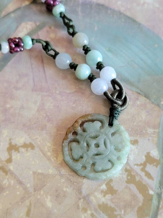 vintage green jade hand - Gem