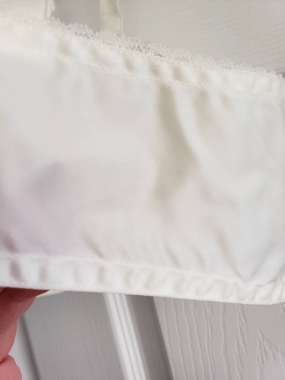 Vintage Symphonie Milano White Floral Lace Bra Ladies… - Gem