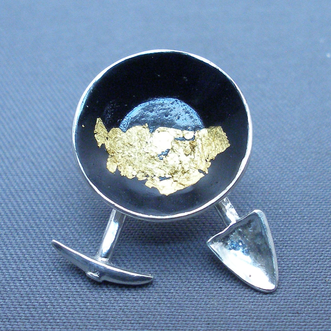 Pan Pick and Shovel Hat Tack Lapel Pin Large Pure Gold - Etsy