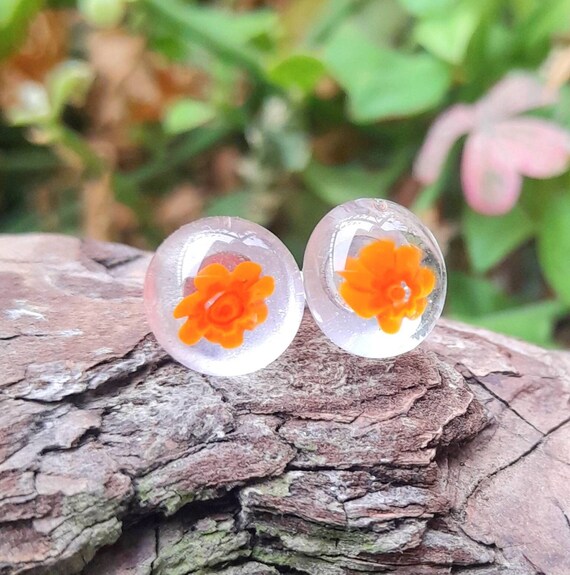 Glass stud earrings store
