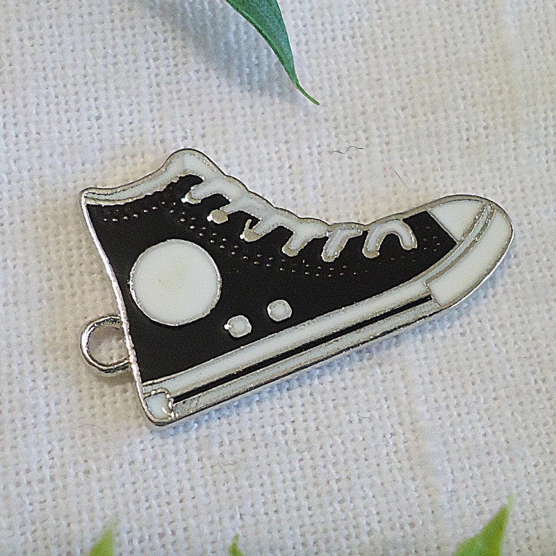 Black Converse - Etsy