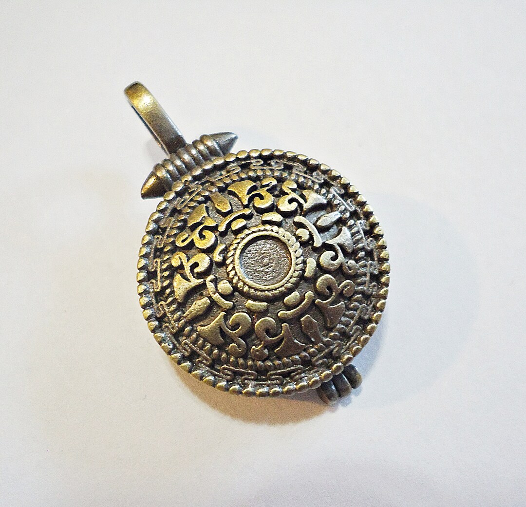 Antique Brass Locket With Mandala Pattern, Highly Detailed, 1 Inch Wide ...