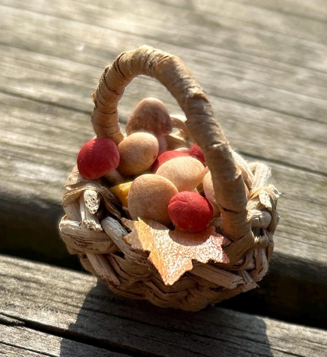 Miniature Fall Basket of Fungi Mushrooms Toadstools 1/12 Dolls House 1 ...
