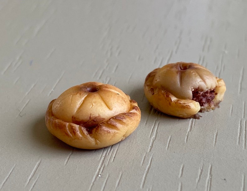 Miniature Tudor / Elizabethan Food ONE Meat Pie Whole or Part Eaten ...