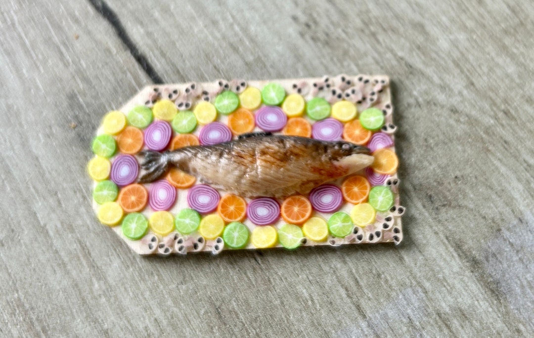 Miniature Tudor Roast Pike Fish Feast Food Hand Made 1/12 Dolls House 1 ...