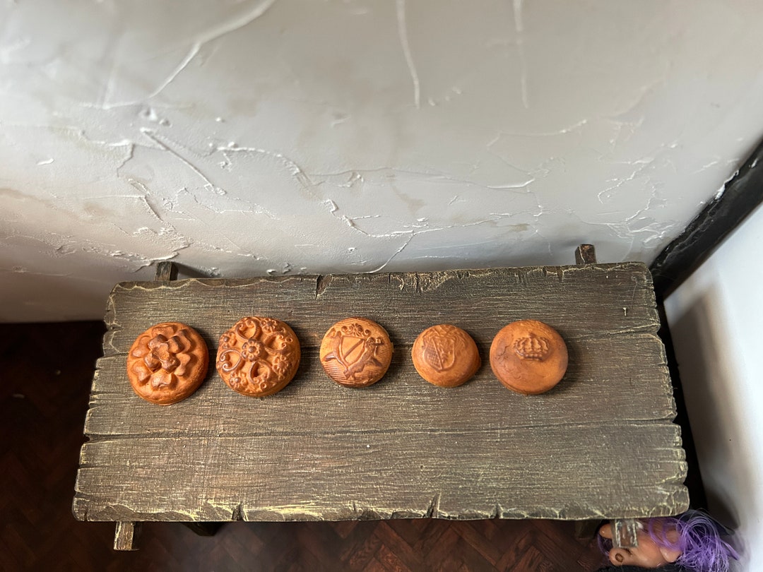 Miniature Tudor Pie Hand Made 1/12 Dolls House 1 Inch Dollhouse Scale ...