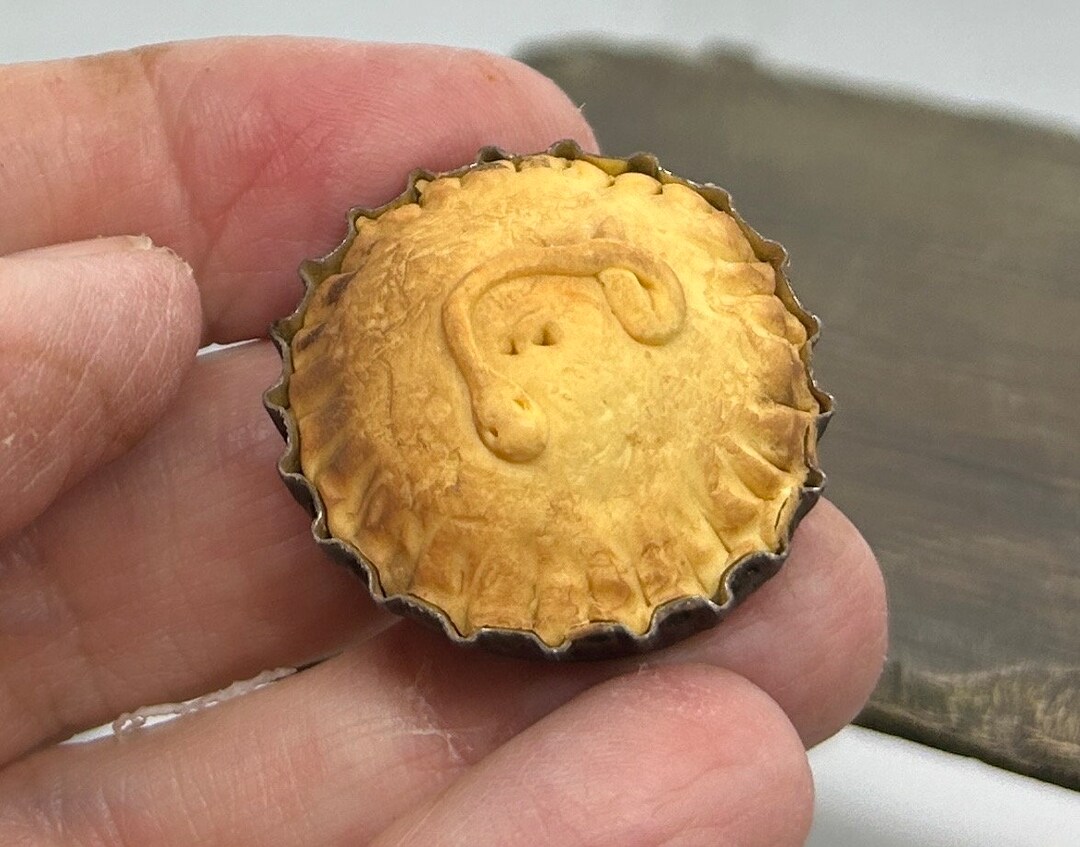 Miniature Tudor Food Eel Pie Hand Made 1/12 Dolls House 1 Inch - Etsy