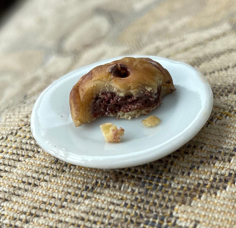 Miniature Tudor / Elizabethan Food ONE Meat Pie Whole or Part Eaten ...