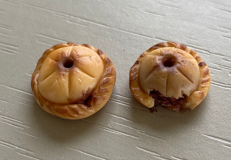 Miniature Tudor / Elizabethan Food ONE Meat Pie Whole or Part Eaten ...
