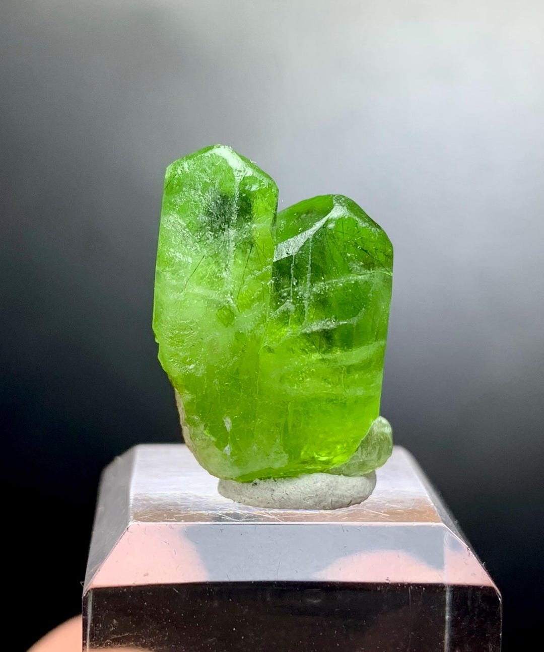 Raw Peridot Crystal Specimen: Natural Green Gemstone From Supat Mine (7 ...