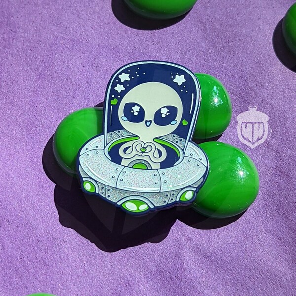 Alien Pin - Etsy