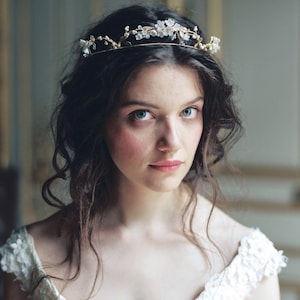Delicate Floral Crown, Flower Bridal Crown, Bridal Headpiece, Gold ...