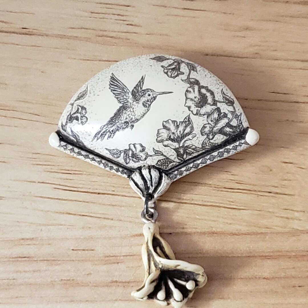 Vintage Rachel Badeau Etched Hummingbird Brooch - Etsy