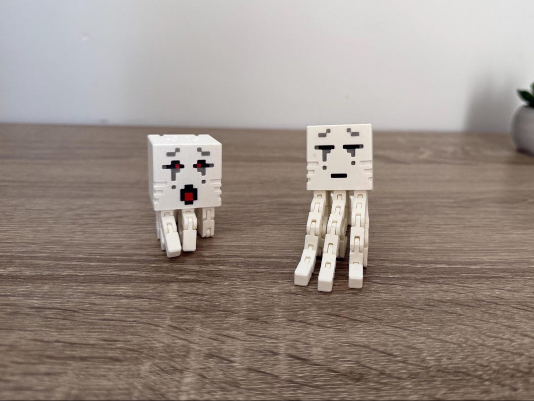 Articulated Pixel Ghost Figure | 3D Printed Poseable Mob Toy | Crying ...