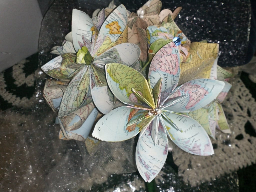Personalized Map Flower Bouquet With 15 Origami Map Flowers - Etsy