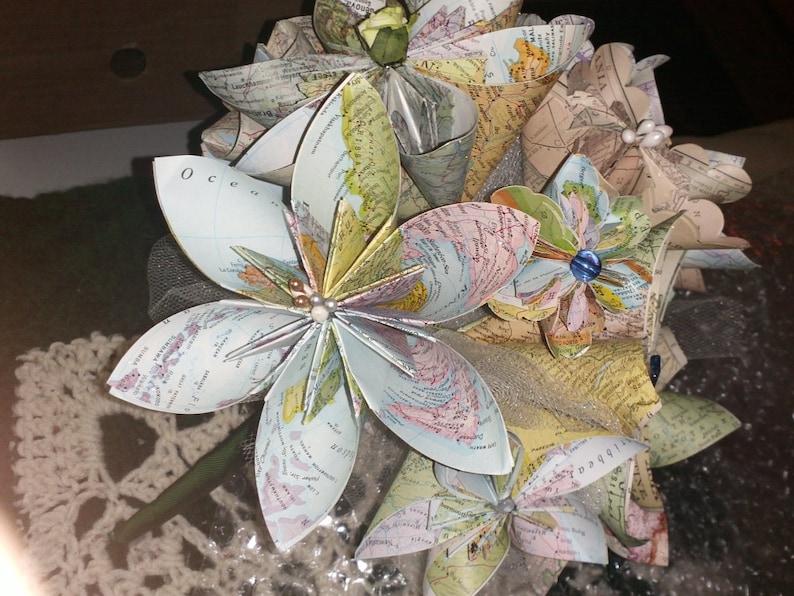 Personalized Map Flower Bouquet With 15 Origami Map Flowers - Etsy