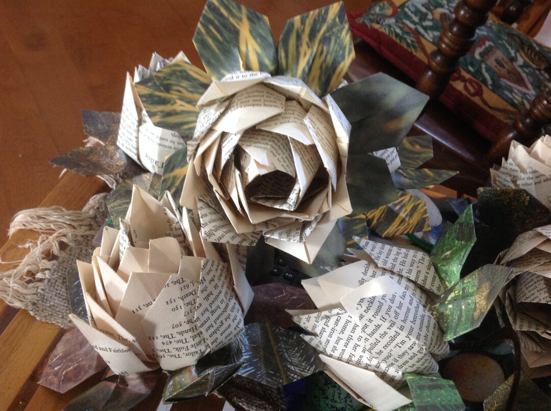 10 Book Page Origami Lotus Flowers or Water Lilies Large - Etsy