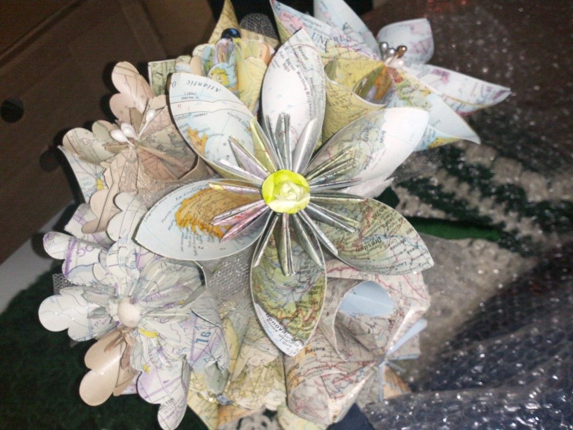 Personalized Map Flower Bouquet With 15 Origami Map Flowers - Etsy