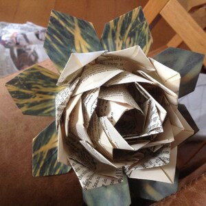 10 Book Page Origami Lotus Flowers or Water Lilies Large - Etsy