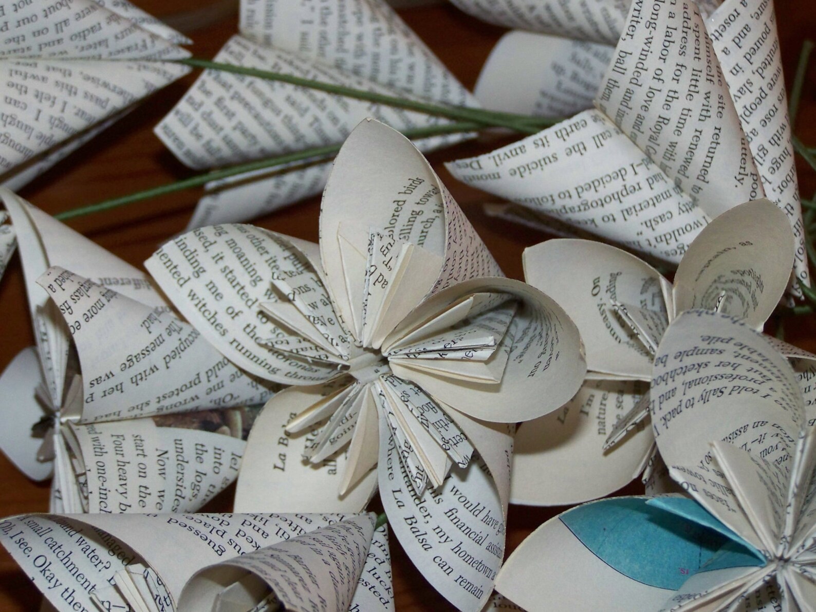 10 Origami Book Sheet Music or Map Pages Paper Flowers With | Etsy