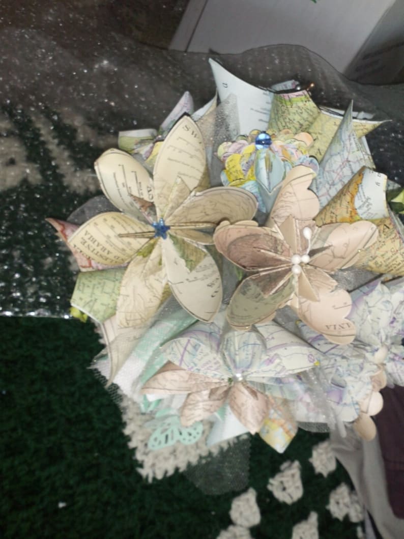Personalized Map Flower Bouquet With 15 Origami Map Flowers - Etsy
