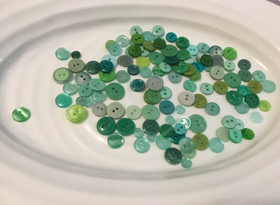 Two Hole Buttons 120 Assorted Green 2 Hole Buttons - Etsy
