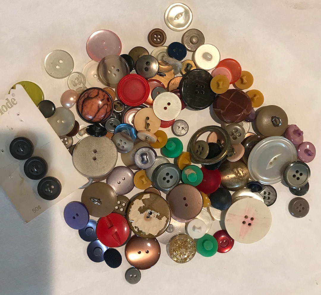 Vintage Lot of Buttons Multi Sizes Different Colors 115 Buttons Sewing ...