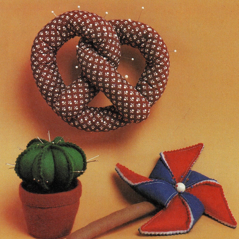 Vintage Pincushion - Etsy