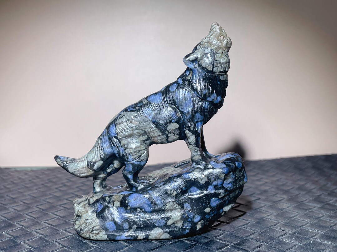 Hand Carved Rhyolite Stone Wolf Skull: Natural Quartz Crystal Healing ...