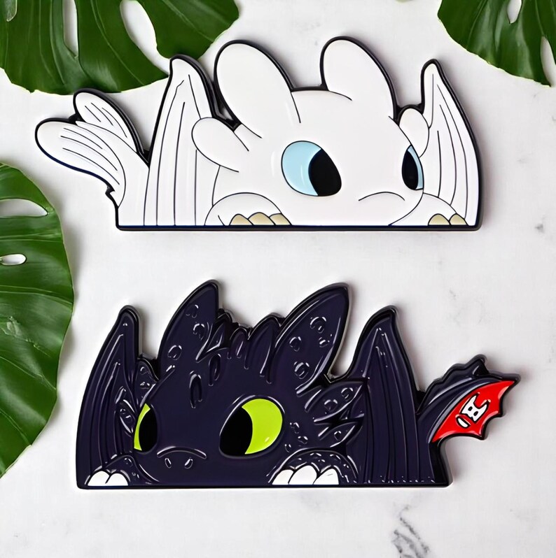 Toothless Enamel Pin – HTTYD Badge, How to Train Your Dragon ...