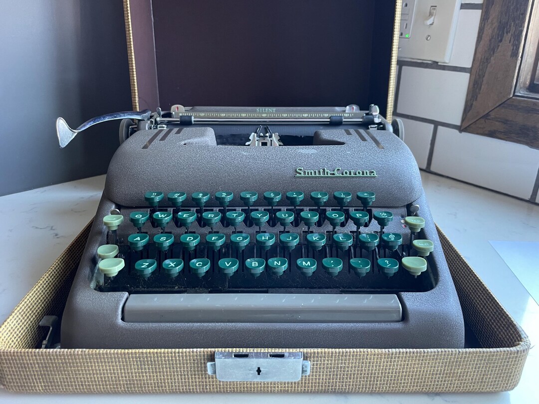 Smith Corona Silent Typewriter 5S Portable With Tweed Case Green Keys ...