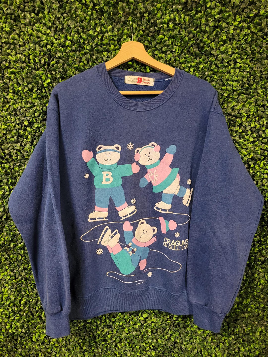 Vtg TEDDY BEAR SKATING Craguns on Gull Lake Crewneck Large // Blue ...