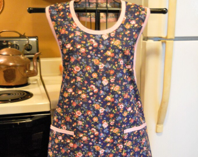 Old Fashioned Plus Size Grandma Style Navy and Pink Calico Floral Apron ...