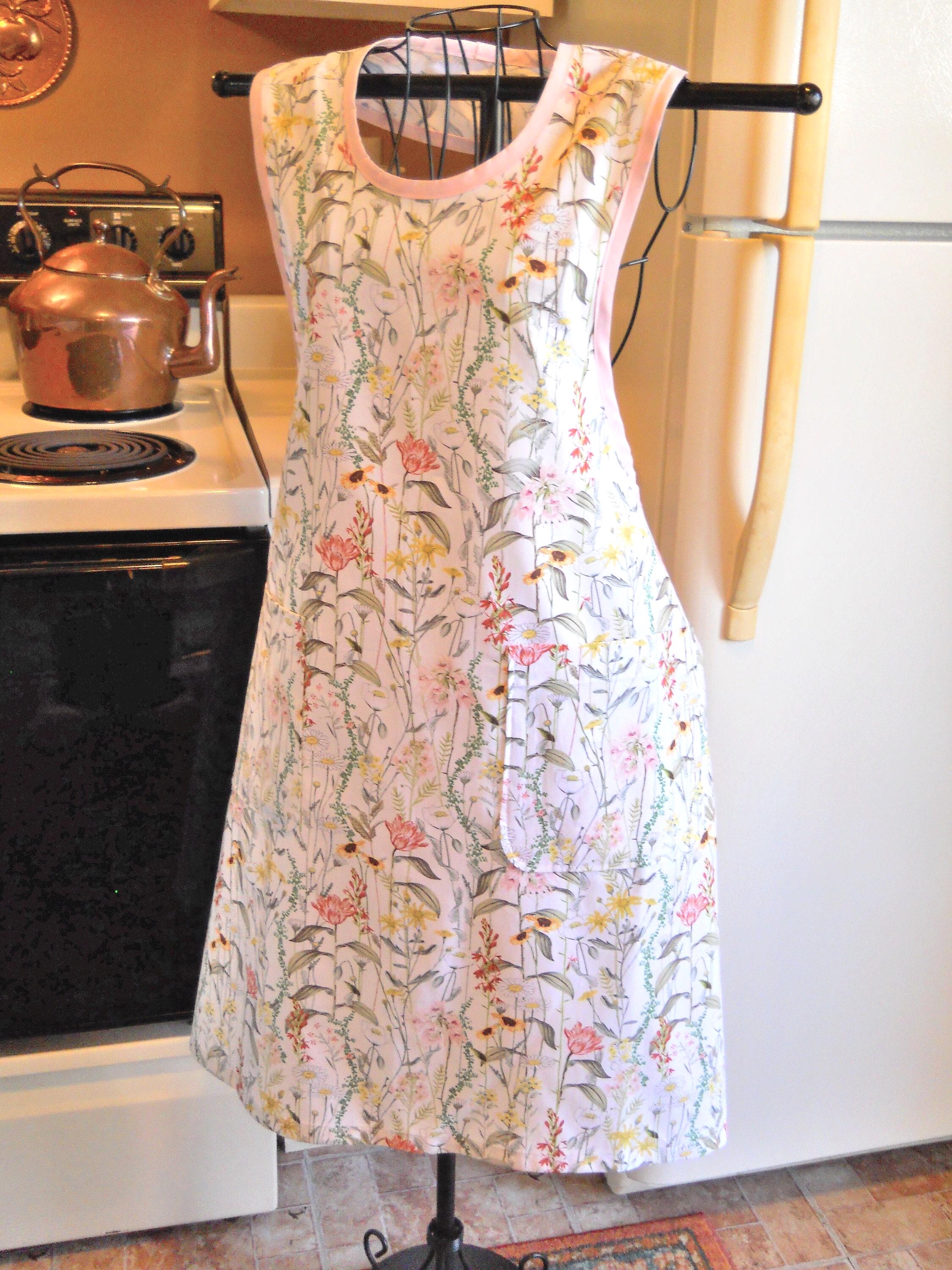 Old Fashioned Grandma Style Apron With Vintage Flowers in Size Large - Etsy